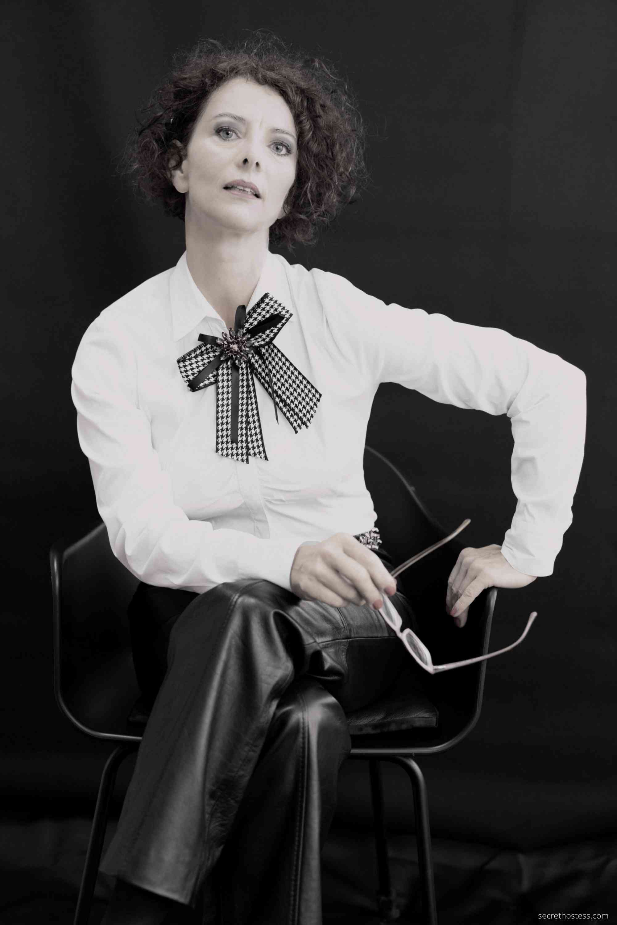 017692403856 lady_viola: Escort Berlin - Brown Hair