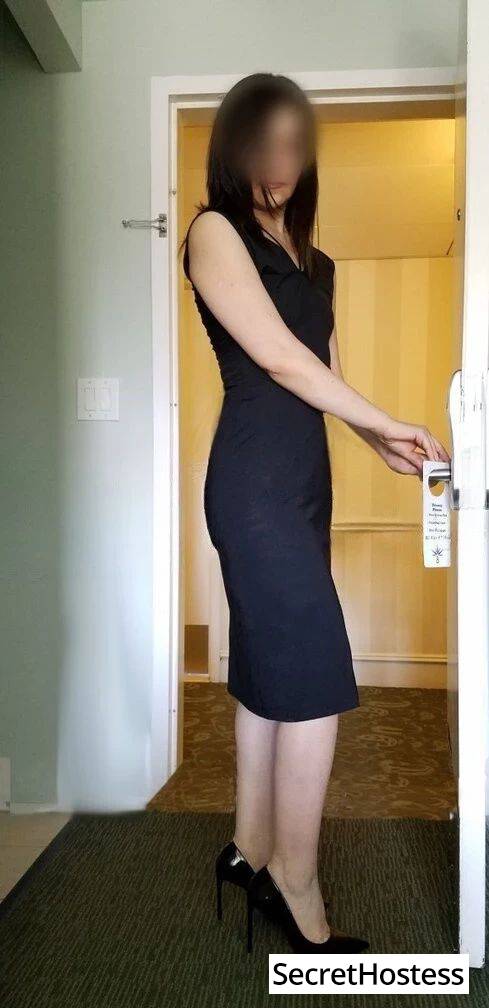 +13474303033 ELLE: Escort Manhattan NY - European B Cup