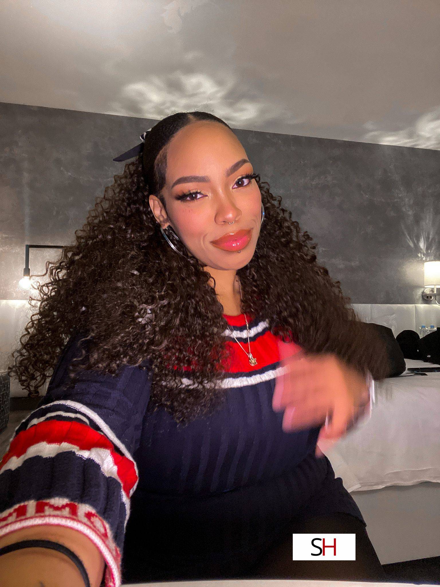 Boujee the Bombshell - Full-Time Jaw Dropper: Escort