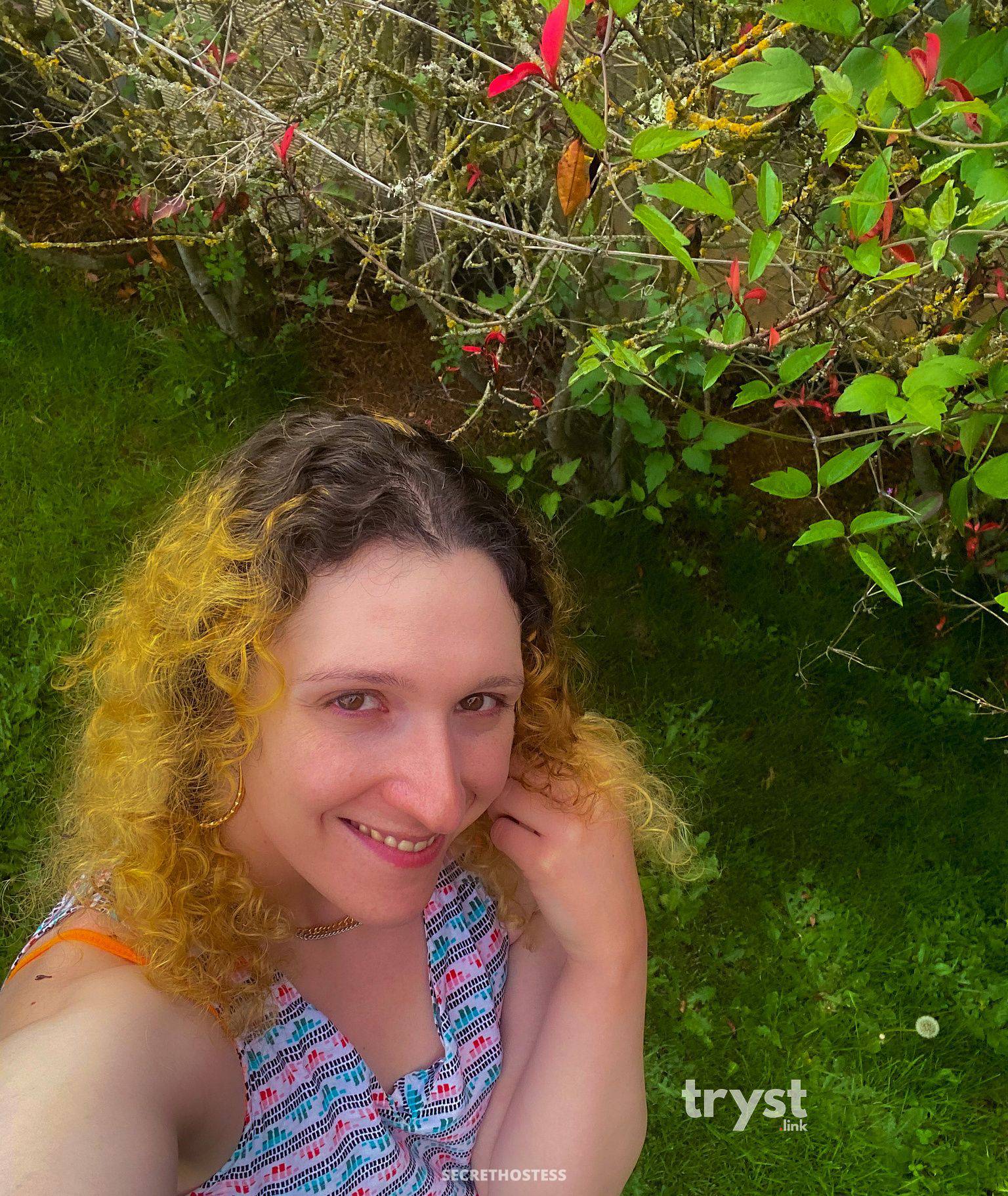 Mia Harlow - I’m a nice girl… mostly: Escort, Curvy